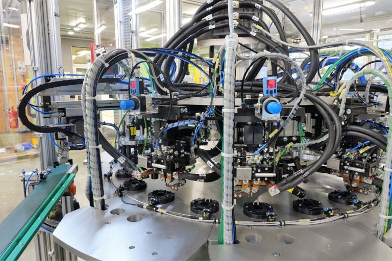 Welding carousel | ZLÍN ROBOTICS